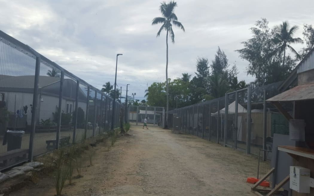 PNG stresses co-operation with Australia on Manus refugees | RNZ News
