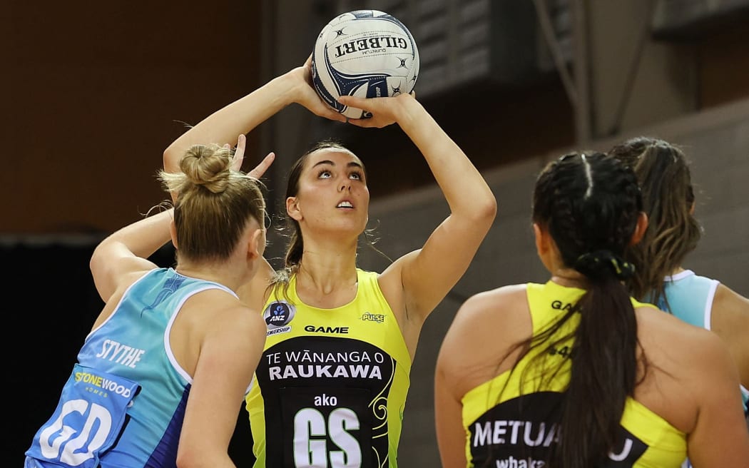 Competition from cashed up codes 'massive challenge' for netball | RNZ News