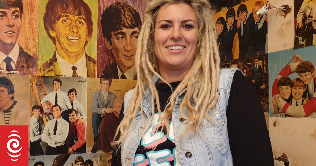 Hidden band-poster hoard from '60s revealed in home renovation | RNZ News