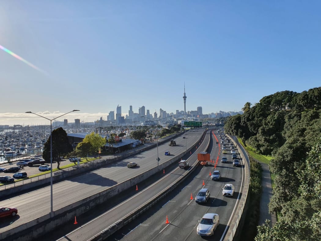All lanes open on Northern Motorway after overnight repairs | RNZ News