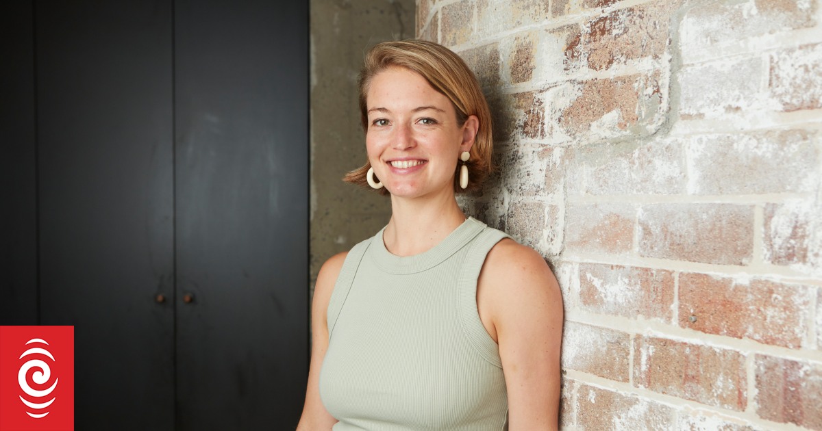 Bookmarks with Phoebe Harrop | RNZ