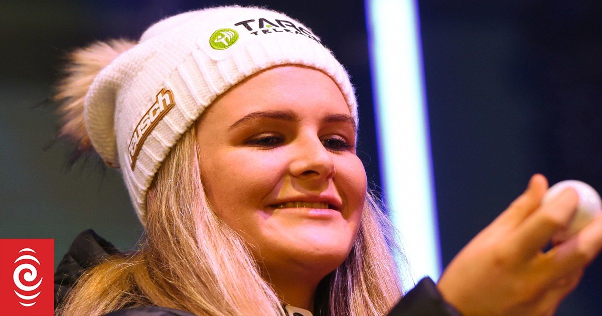 Skier Alice Robinson to take on downhill on world circuit | RNZ News
