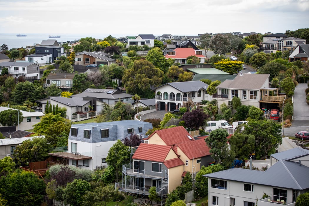 National average house price went up nearly 30% in 2021 | RNZ News