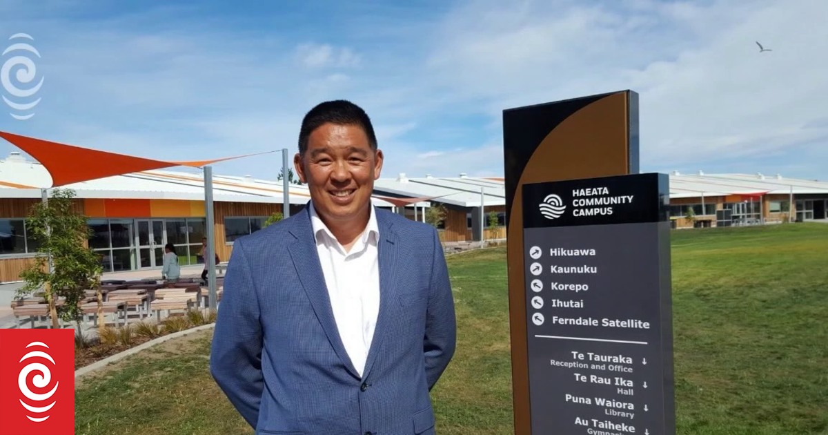 Chch's new super school opens in Aranui with a bumper roll | RNZ