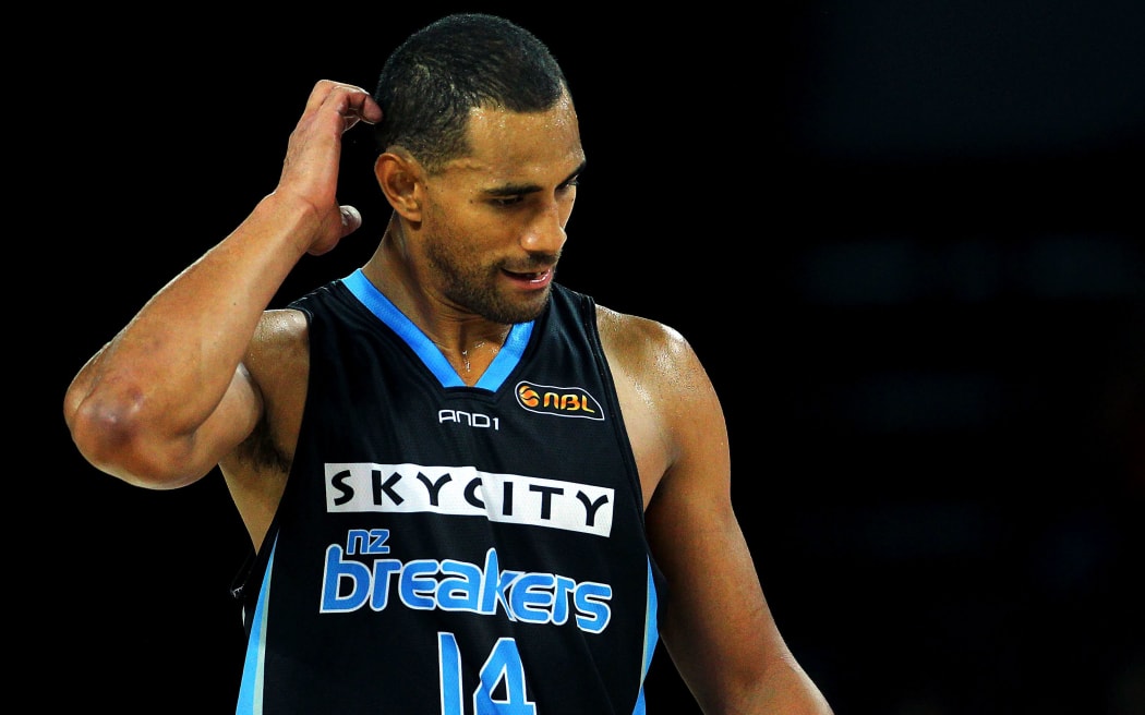 Vukona inspires Breakers comeback | RNZ News