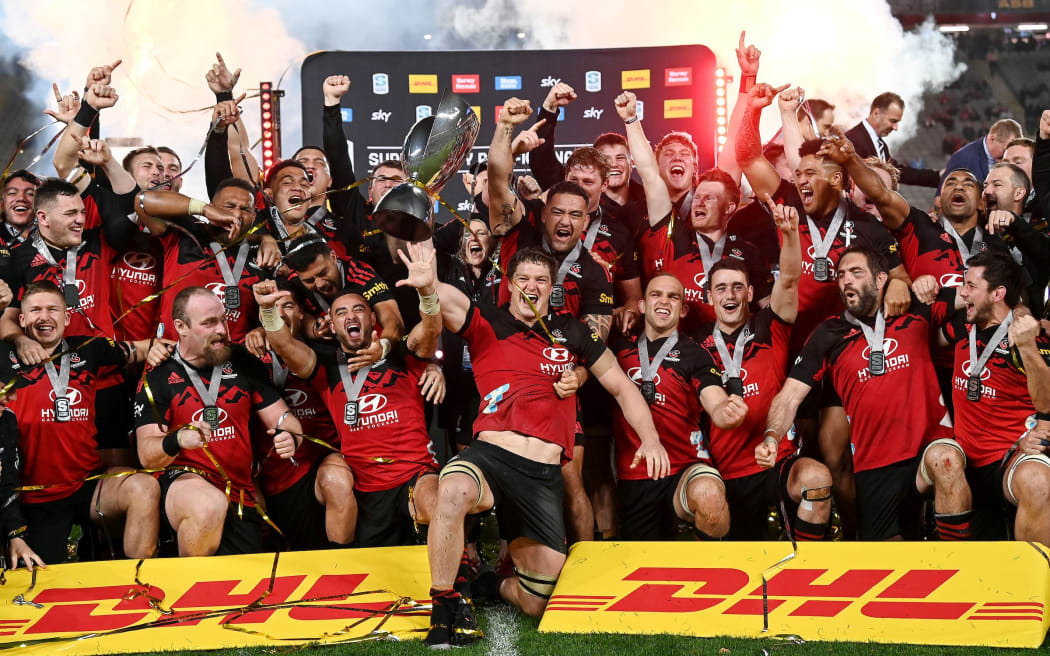 Crusaders defeat Blues to claim Super Rugby Pacific championship | RNZ News