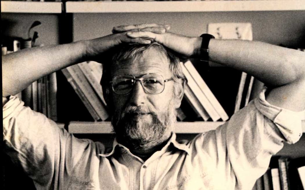 Acclaimed NZ writer, theatre director Phillip Mann dies | RNZ News