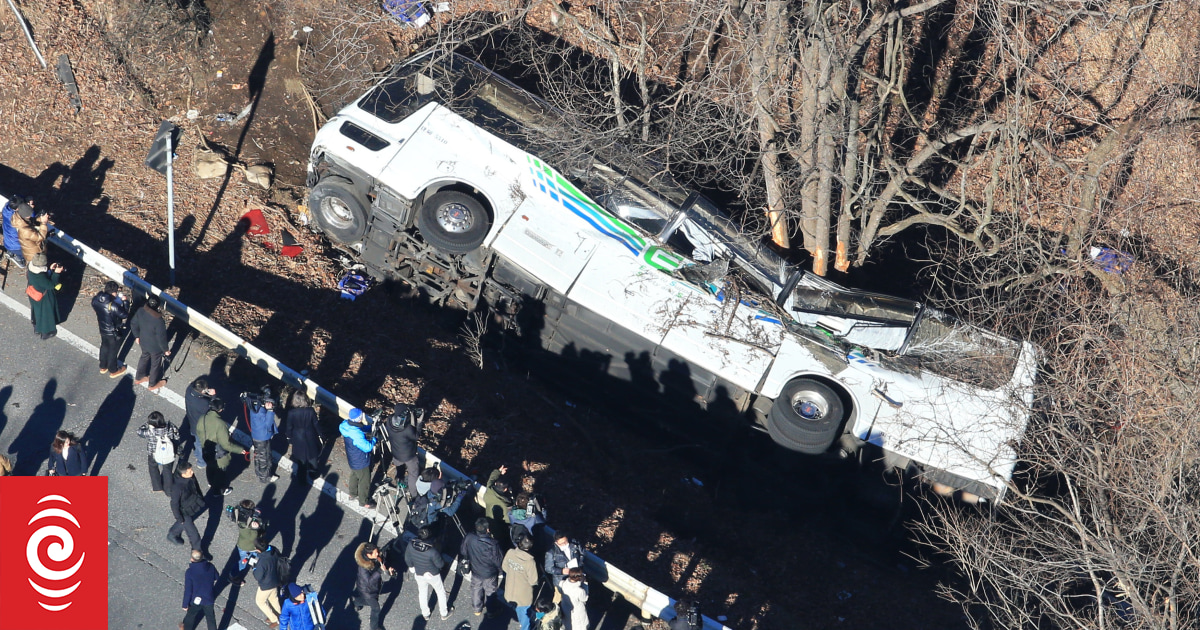 Japan bus crash kills 14, injures 27 | RNZ News
