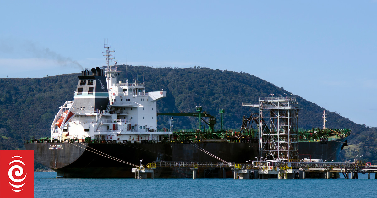 Fuel experts divided on impact of Marsden Point refinery closure | RNZ News