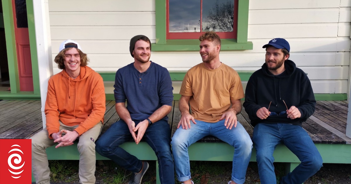 Taranaki-based band sees success on Spotify | RNZ