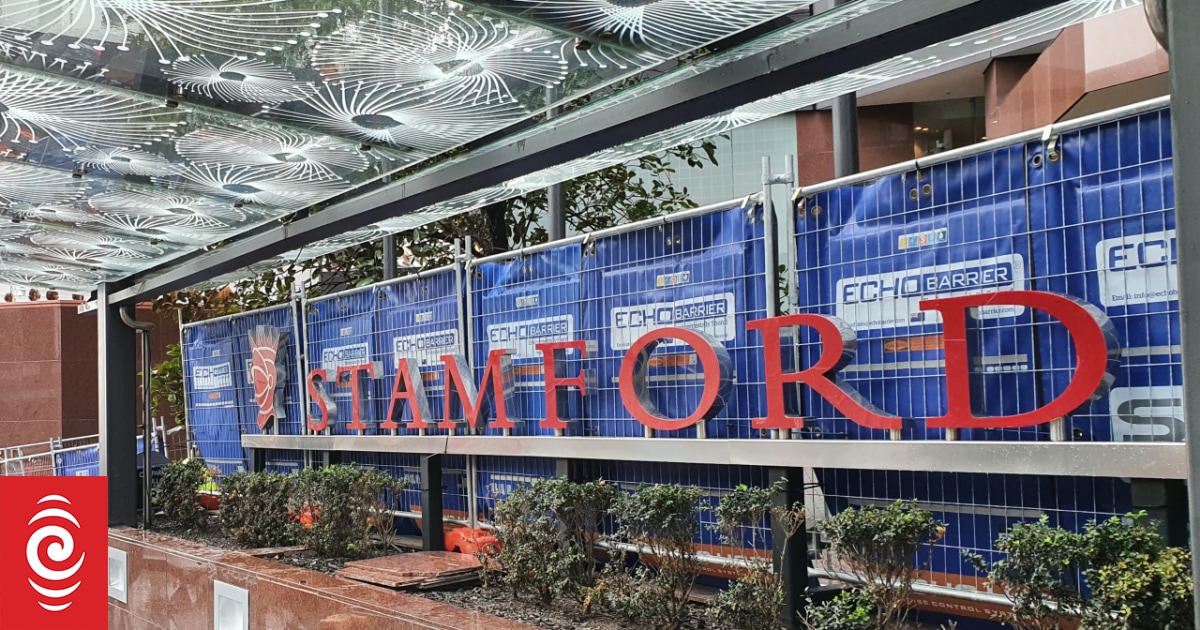 Managed isolation escapee 'casually' strolled out - witness | RNZ