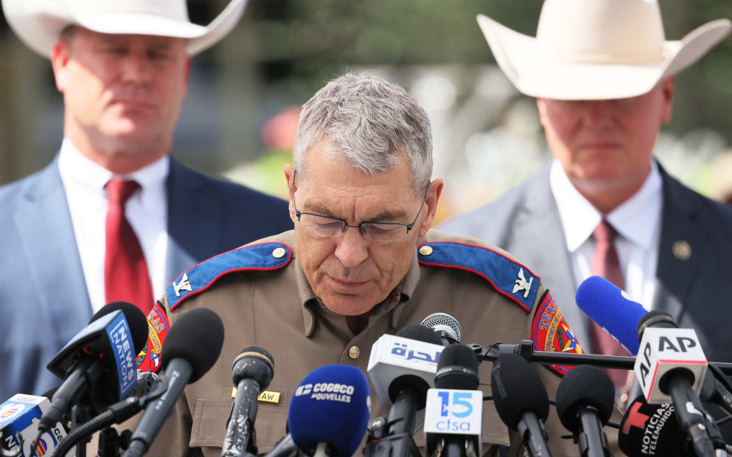 Texas massacre: Police 'wrong' for waiting as students pleaded for help ...