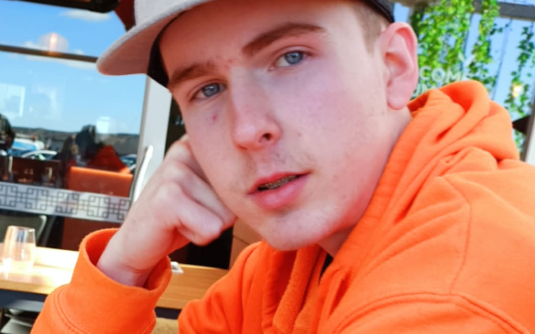 Police seek help to find missing teen whose car was found near ...