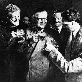 Emily Mayhew talks about Kiwi surgeon Sir Archibald McIndoe | RNZ