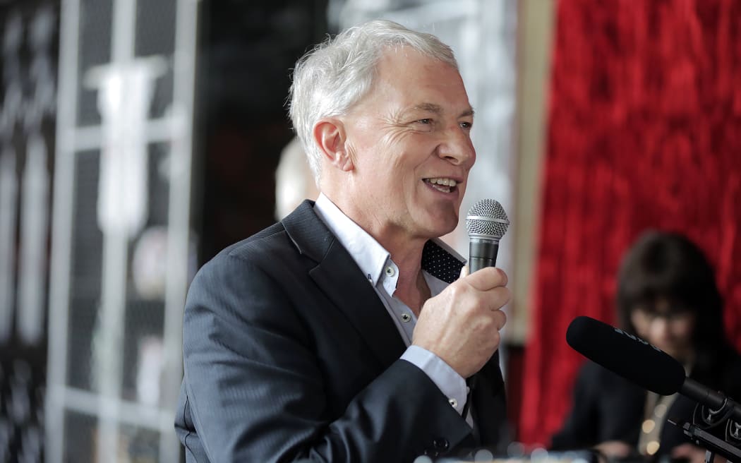 Goff to get former Air NZ execs on board | RNZ News