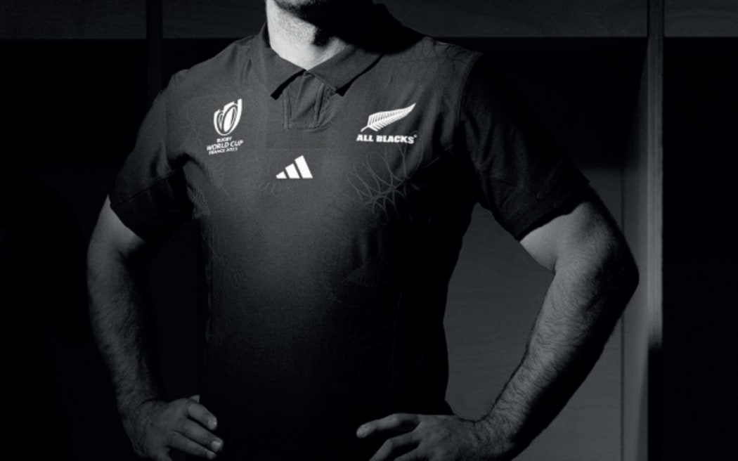 All Blacks jersey emphasises silver fern | RNZ News