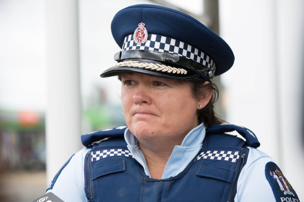 Missing siblings' whānau call for solution | RNZ News