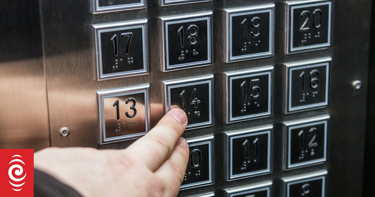 Catching Covid-19 in lift shows 'how sneaky virus is' - Microbiologist ...