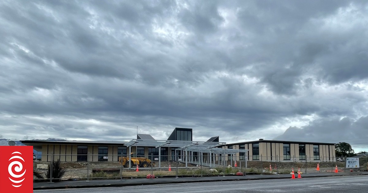 Around the motu : Lee Scanlon in Westport | RNZ