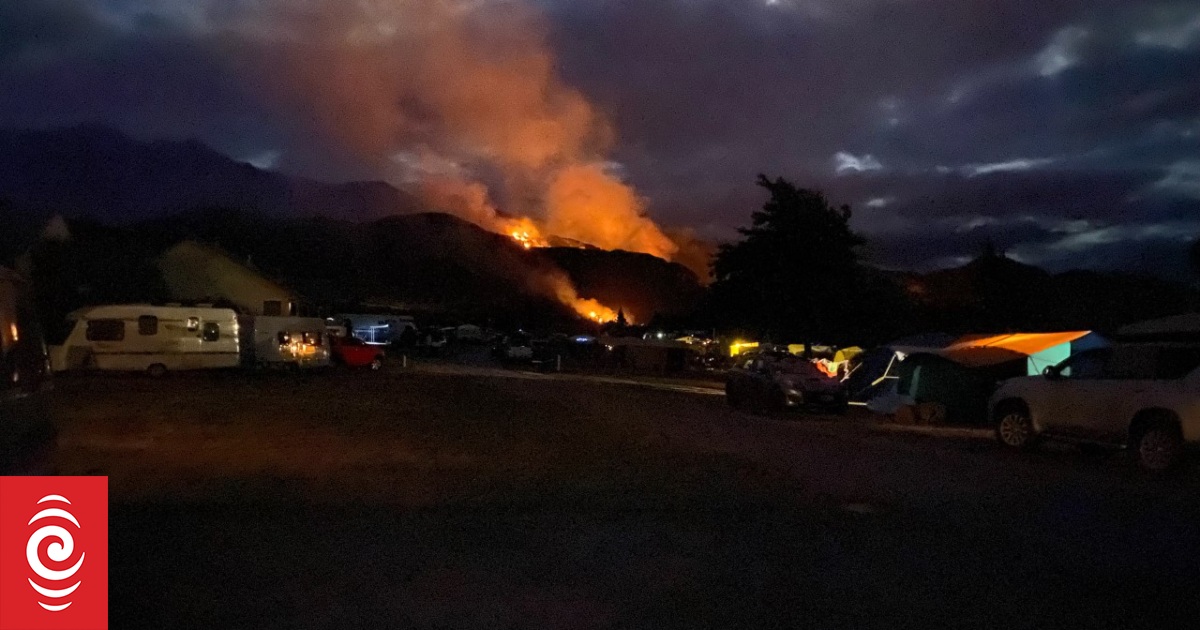 Fire at Emerald Bay near Wānaka fully contained but helicopter ...