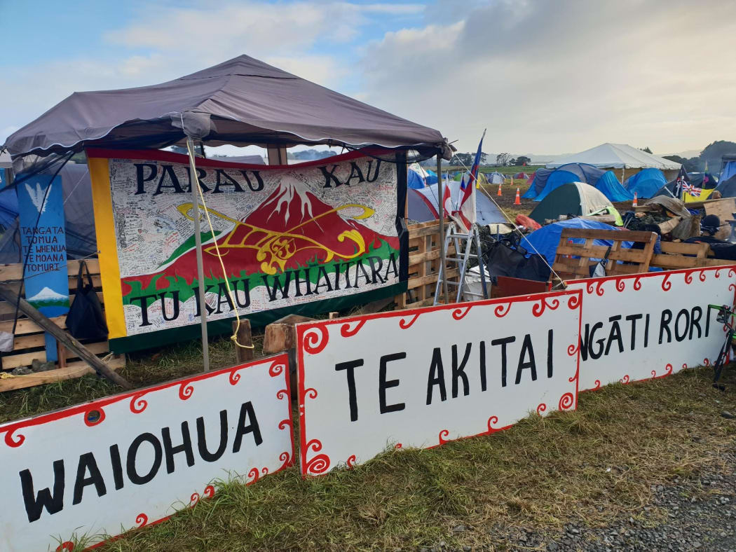 All eyes on Ihumātao as land occupation plays out | RNZ News