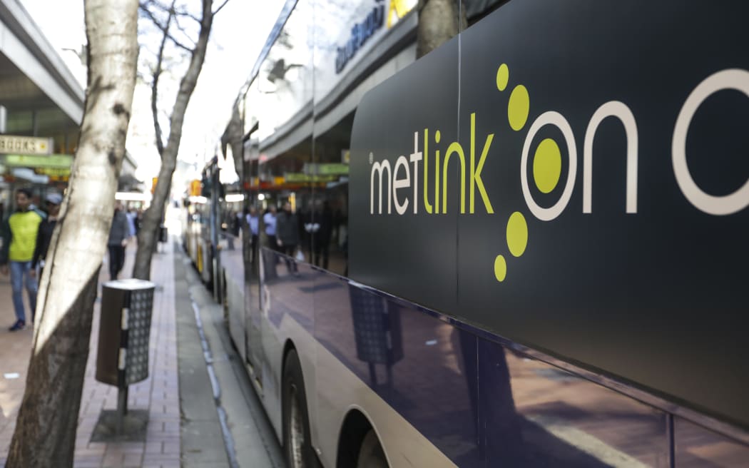 Metlink cancels 67 bus services due to driver shortage | RNZ News