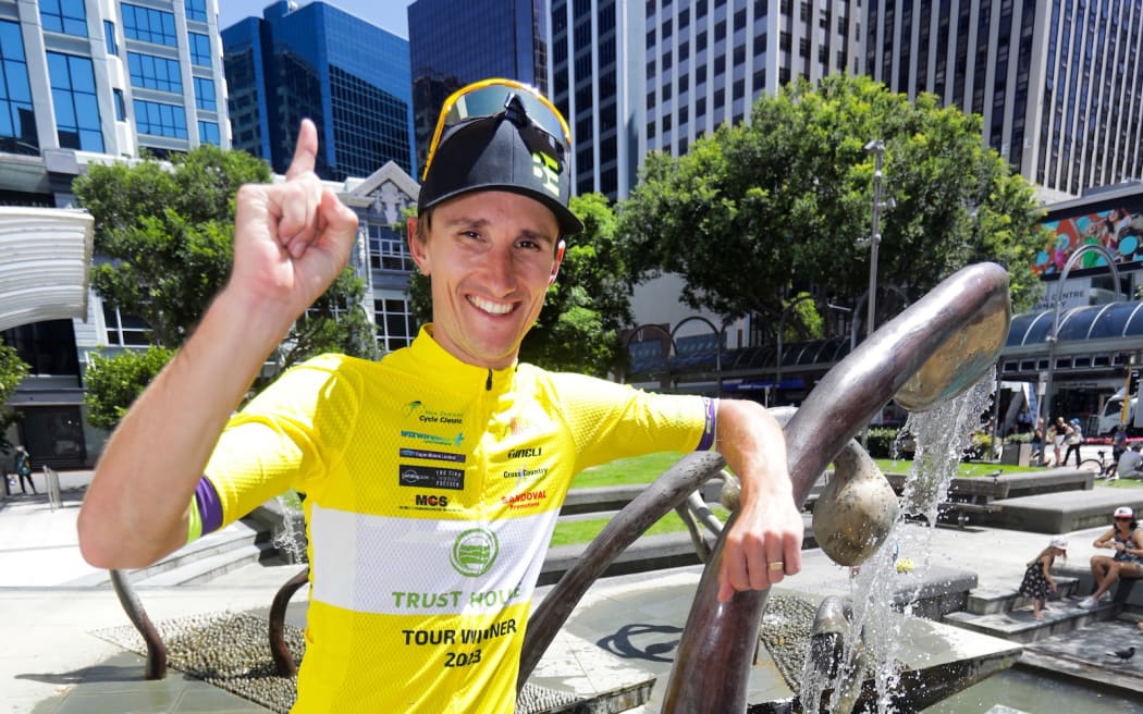 'Late call-up' James Oram takes NZ Cycle Classic title | RNZ News