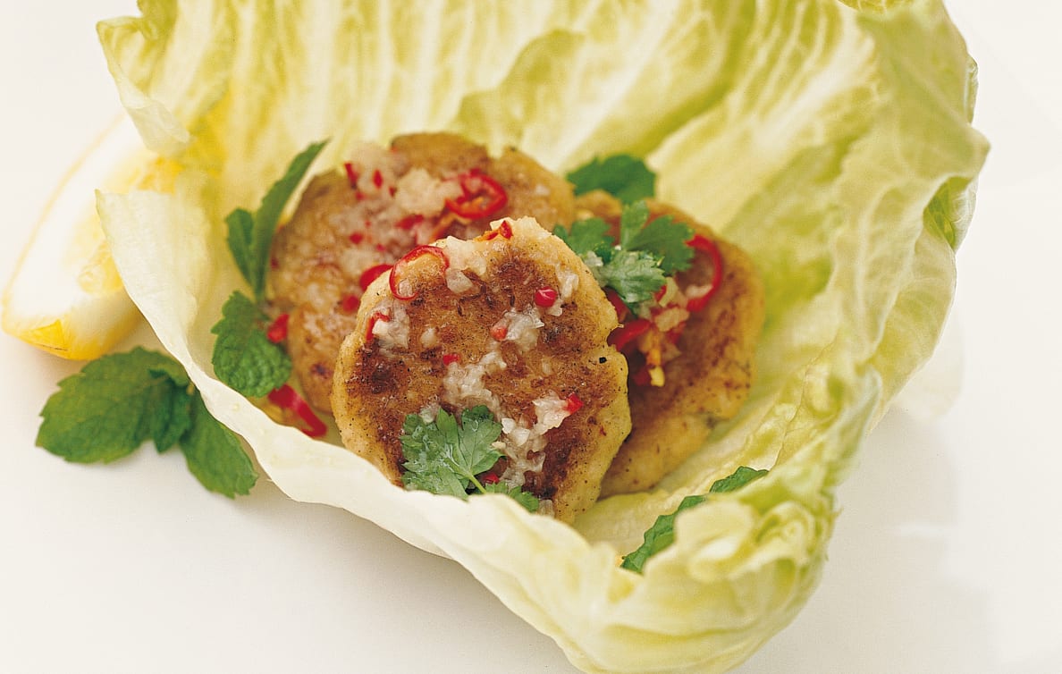 Julie Biuso's barbecued crab cakes with Cambodian dressing | RNZ Recipes