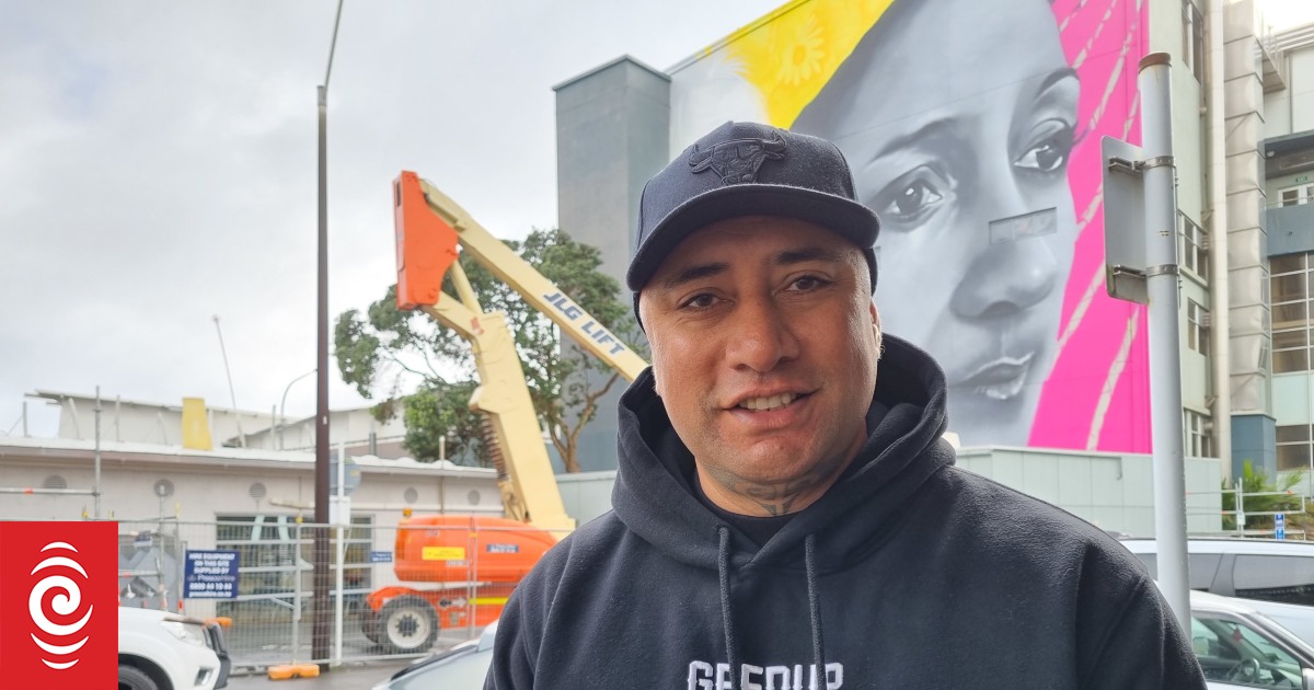 Te reo advocate Hana Te Hemara celebrated in mural | RNZ News