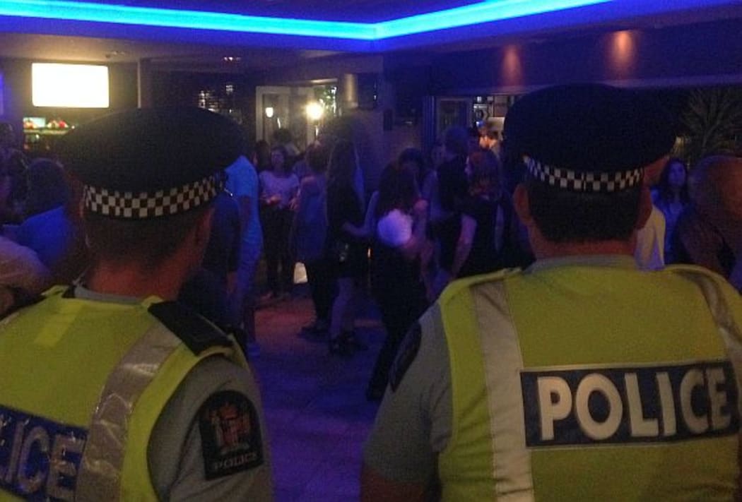 Police fed up with alcohol-fuelled brawls | RNZ News