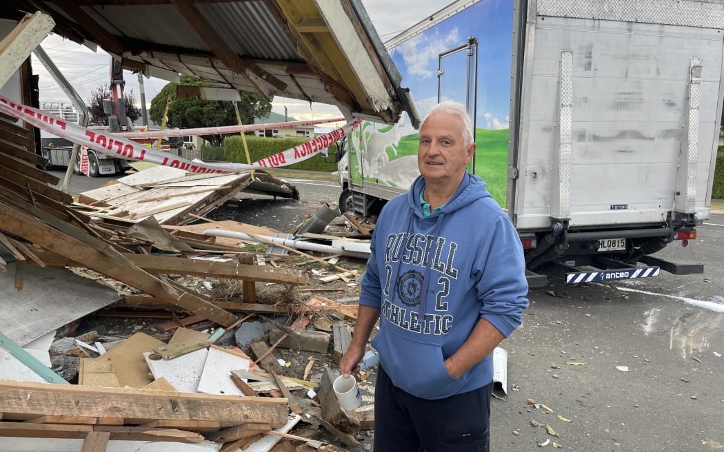 Careering milk truck delivers destruction in Oamaru | RNZ News