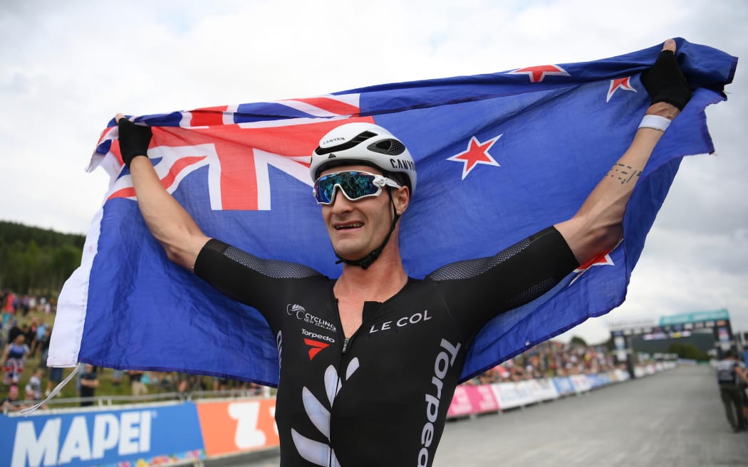 Sam Gaze wins mountain bike gold at Cycling World Champs | RNZ News