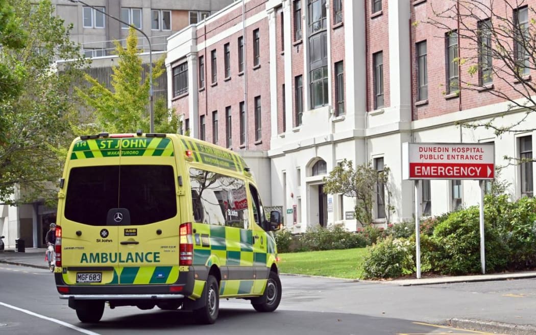 Dunedin Hospital to allow restricted visits to see patients | RNZ News