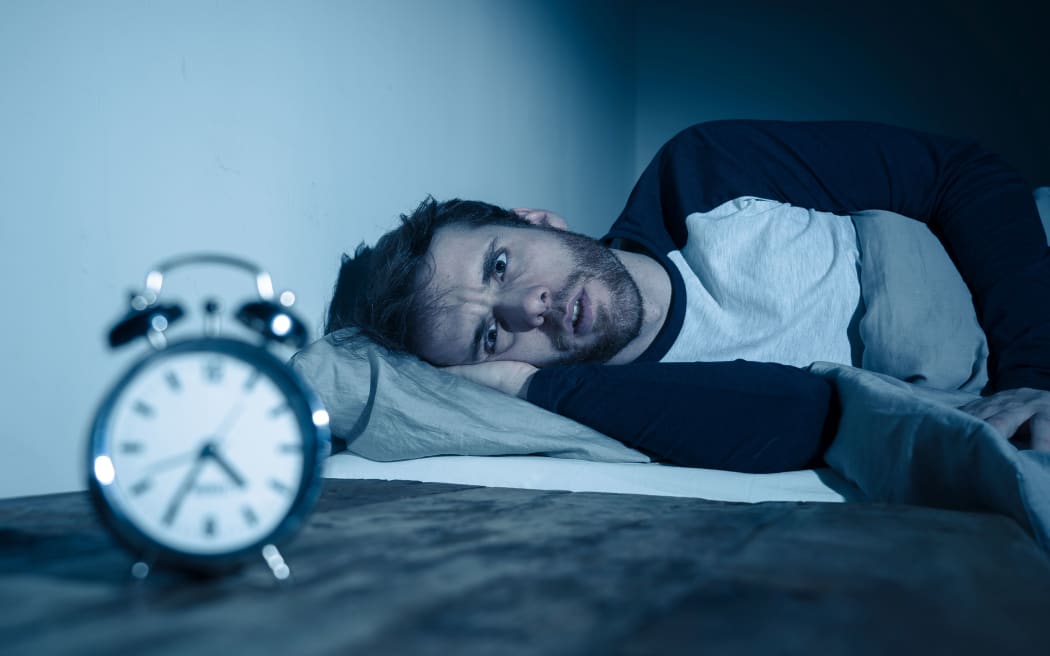 Why negative thoughts intrude just before we go to bed | RNZ
