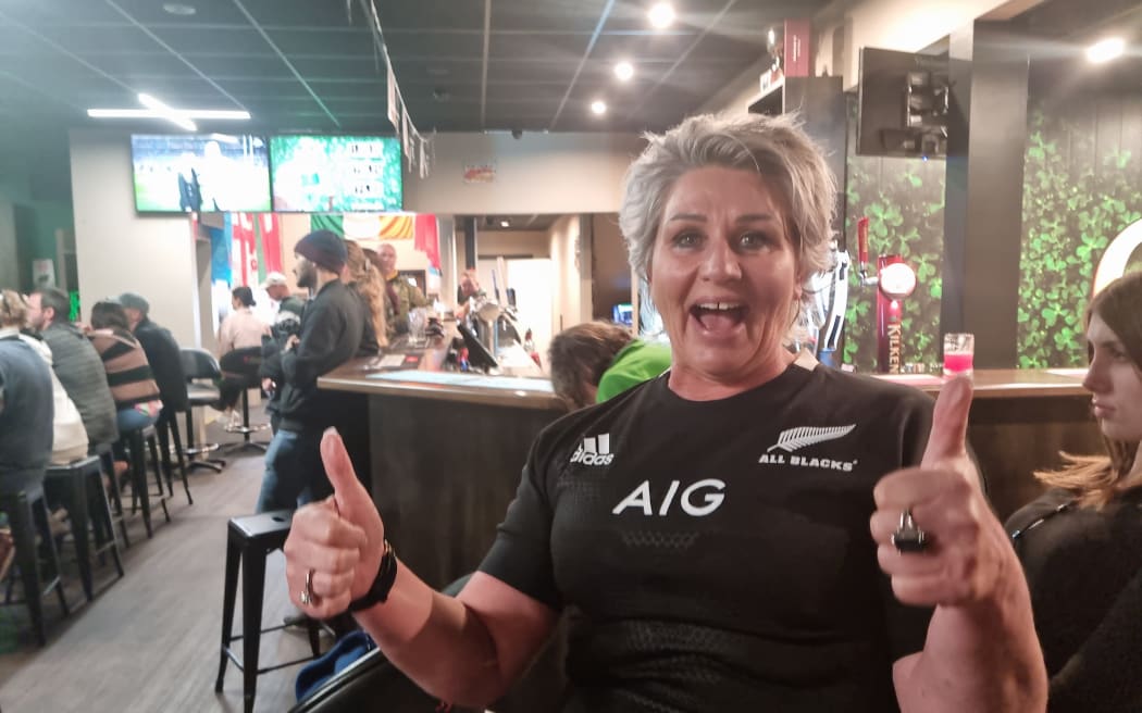 In photos: The fans and the craic - All Blacks v Ireland at the Rugby World Cup | RNZ News