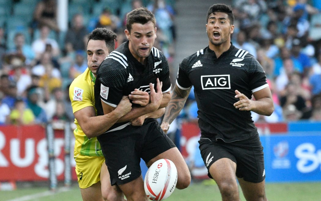 Sevens pick fresh faces for London series | RNZ News