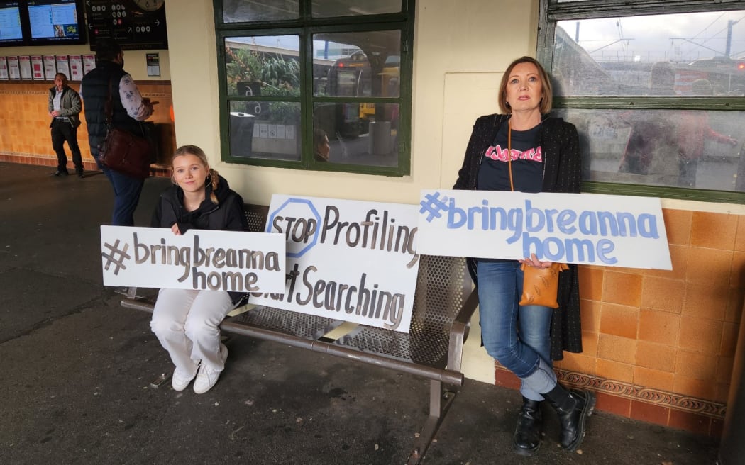 Families of the missing march on Parliament | RNZ News