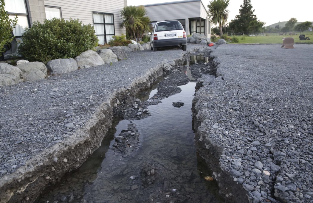 The aftermath of the 7.8 earthquake so far | RNZ News