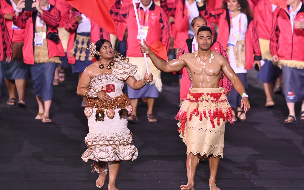 Pacific nations add colour, oils to Games opening ceremony | RNZ News