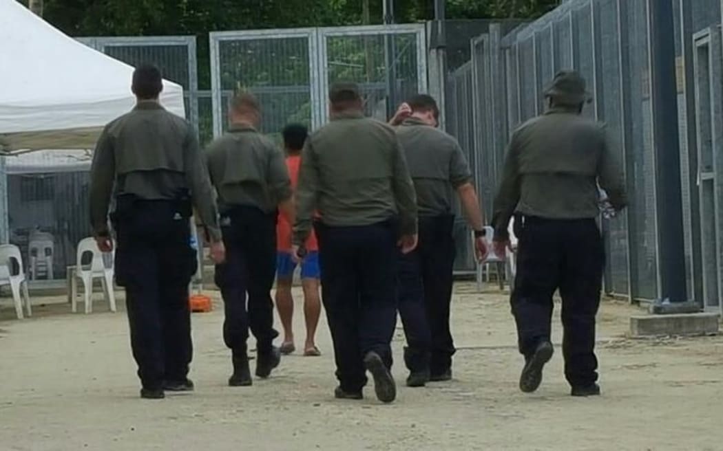Guards transferred from Nauru incited Manus riot - refugee | RNZ News