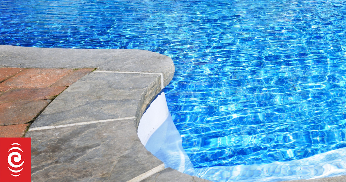 Baby drowns in Gisborne swimming pool | RNZ News