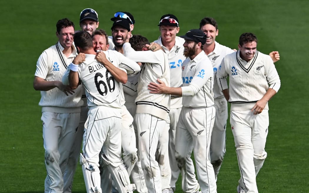Black Caps take historic win over England at Basin Reserve | RNZ News