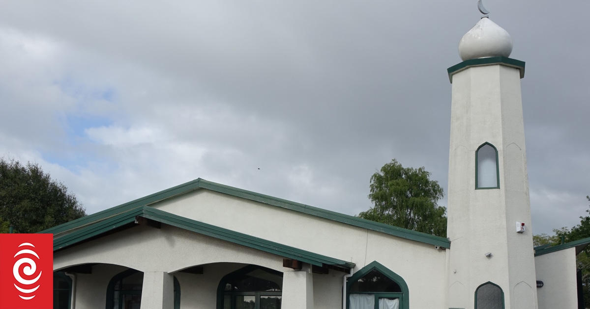 Hamilton mosque opens doors for community | RNZ
