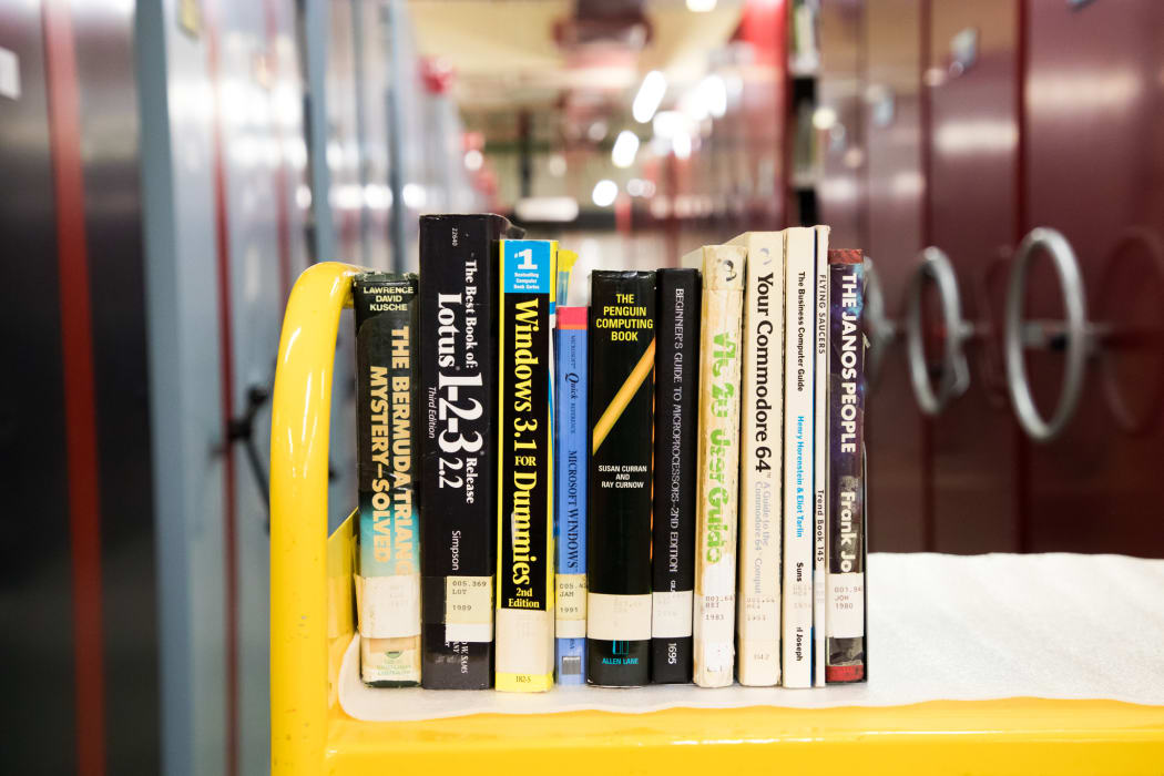 Cull of 625,000 National Library books deemed 'cultural vandalism' | RNZ