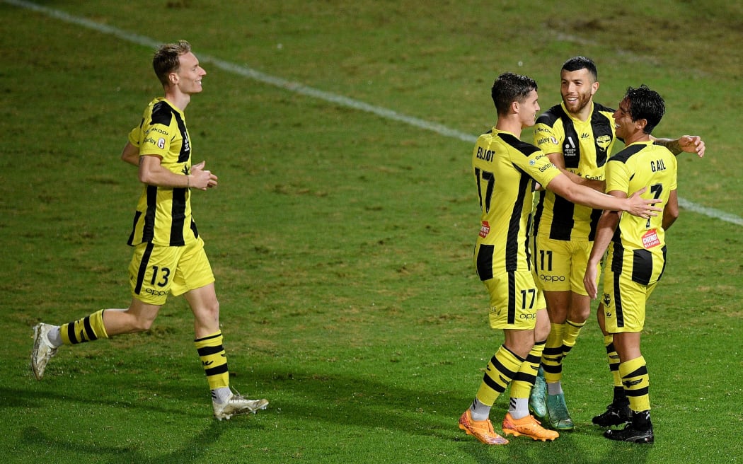 Football: Phoenix team return home after five months away | RNZ