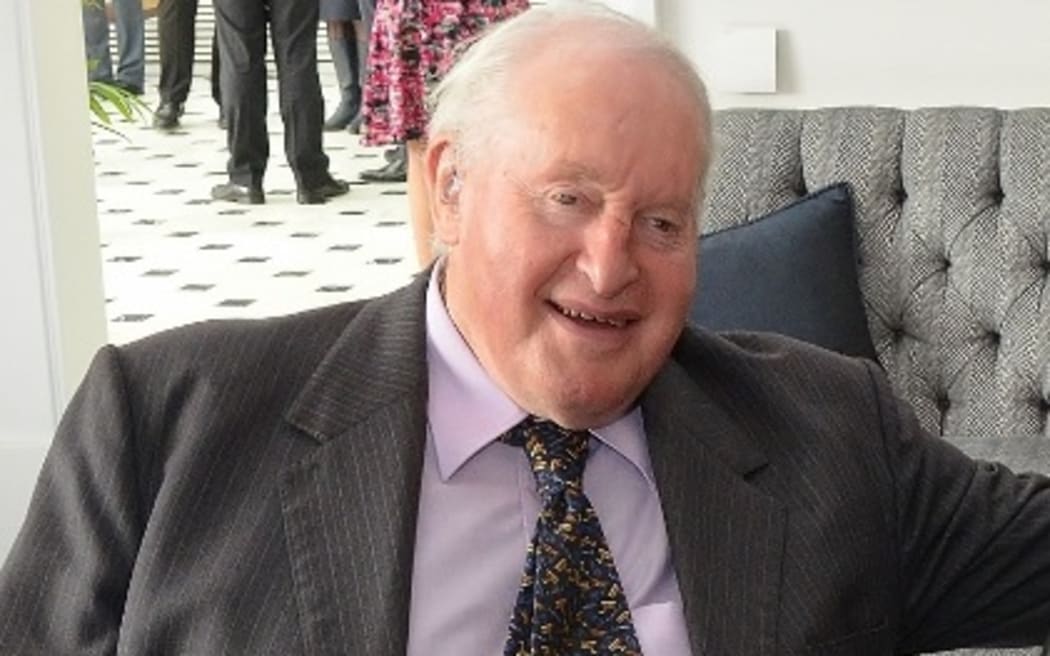 Aviation and deer industry trailblazer Sir Tim Wallis dies aged 85 ...