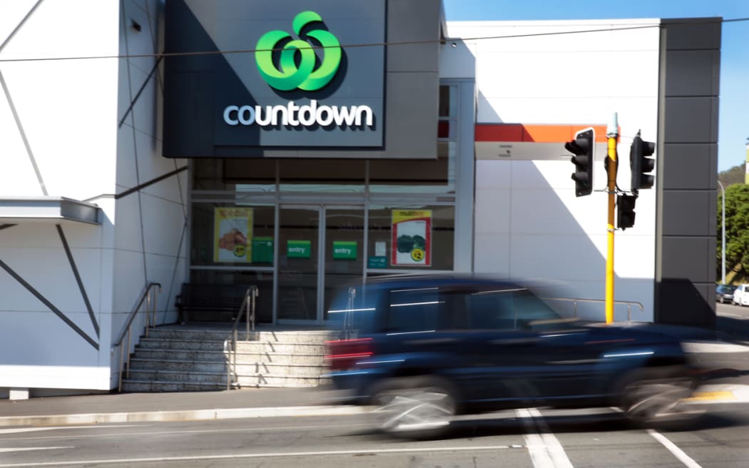Countdown mum about NZ store closures | RNZ News