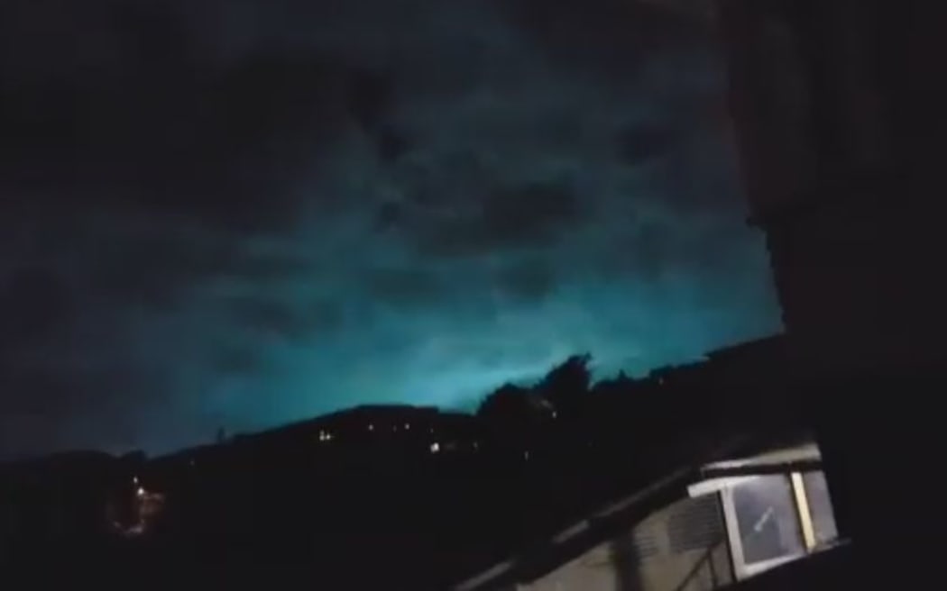 What causes this 'earthquake lightning'? | RNZ