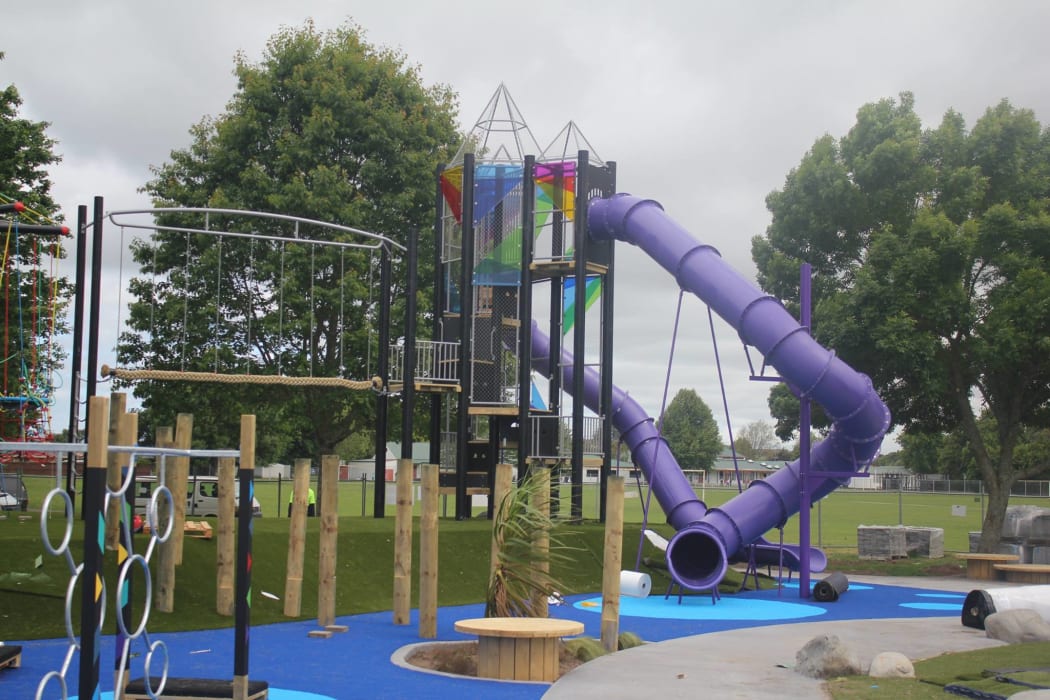 Council spends $40,000 in three months on vandalised playground | RNZ News