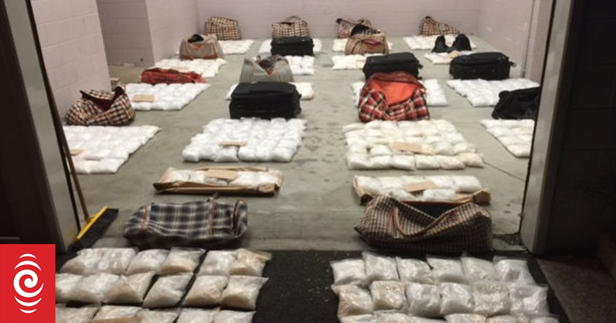 Minister urges police, gangs to work together on P | RNZ News